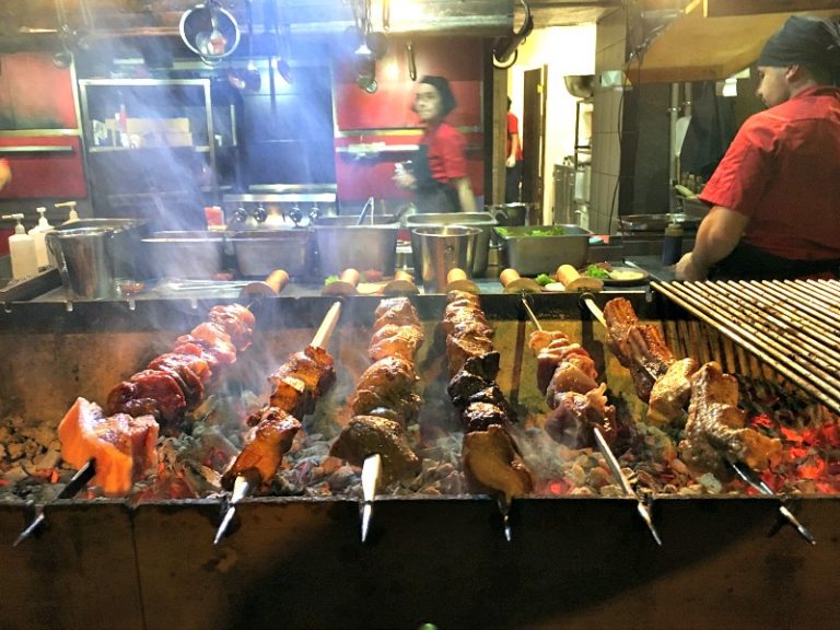 Lviv'de Şişte Çevirme Bonfile Nerede Yenir? The First Lviv Grill ...