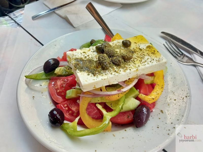 Atina’da En İyi Yunan Kebabı Nerede Yenir? O Thanasis, Atina ...